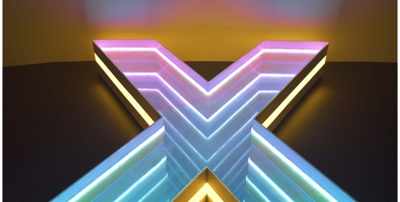 Descubre el impacto visual de las novedosas Letras Espejo Infinito